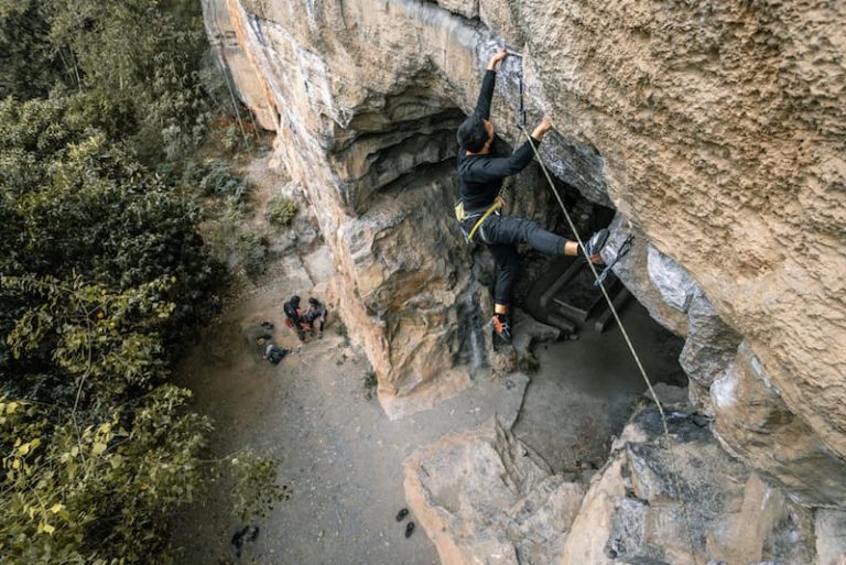 Yangshuo Climbing: The Best Rocks in Asia [Full Guide]