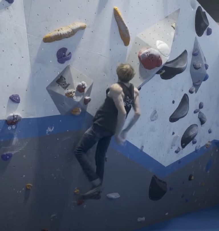 Static vs Dynamic Climbing: Differences Between the Two