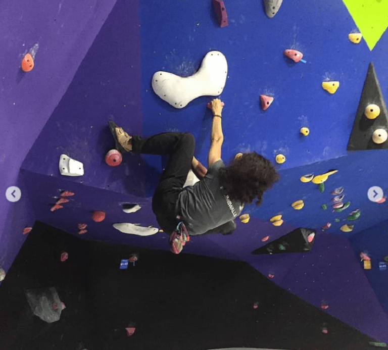 DeadPoint Climbing: What is It? [And How To Do It]